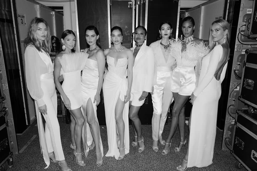 ペトラ・ネムコバさんのインスタグラム写真 - (ペトラ・ネムコバInstagram)「@CHOPARD SHOW 🤍 CAROLINE ...