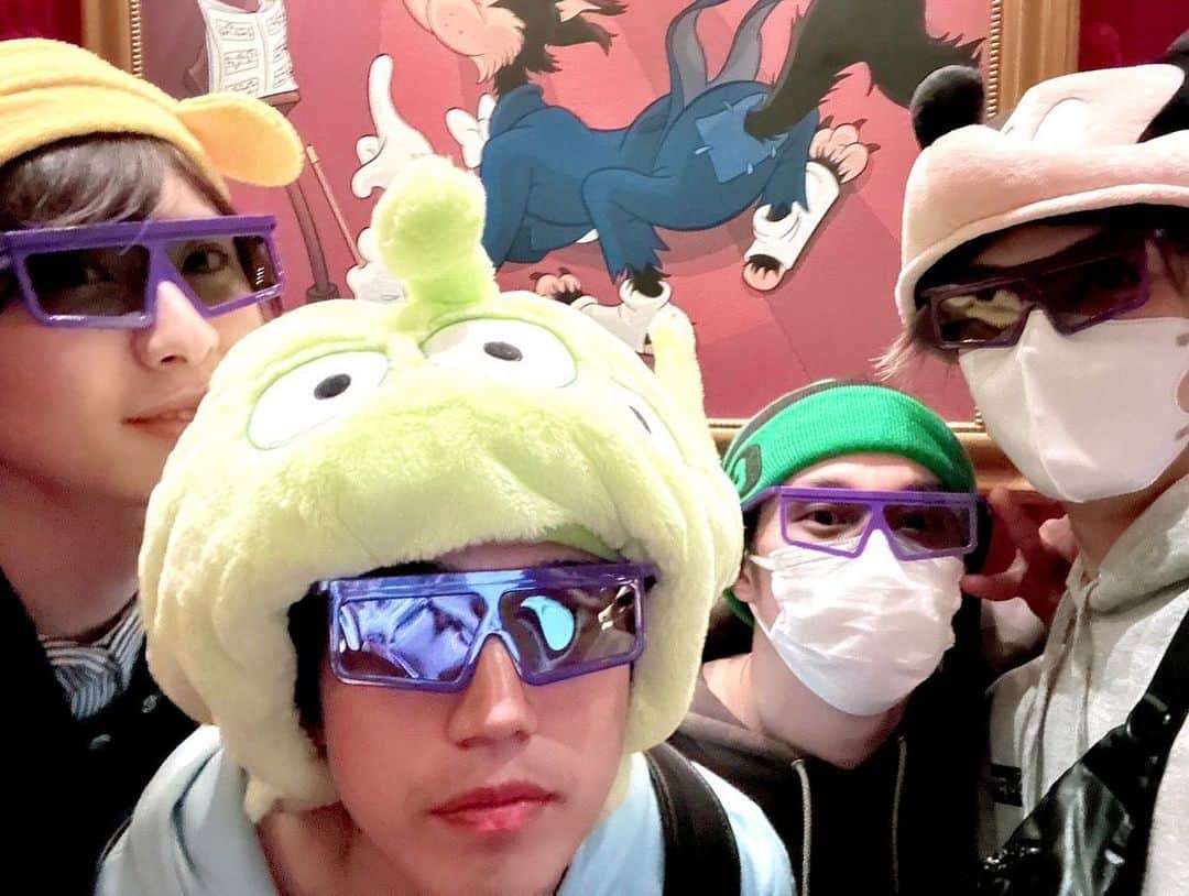 田村心さんのインスタグラム写真 - (田村心Instagram)「_ 「ディズニー部発足」 田村心です。 ⁡ 田村心 岡宮来夢 石川凌雅 高橋 ...