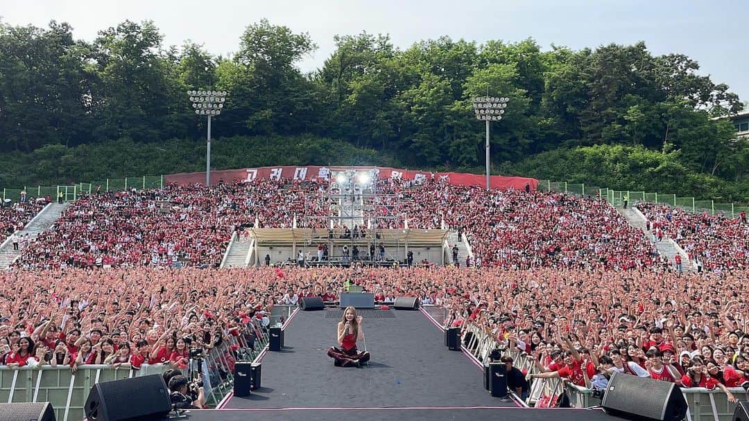 アン・ジヨンさんのインスタグラム写真 - (アン・ジヨンInstagram)「#고려대 ! 개쩔어 ! ️ 어흥 !! 🐯」5月26日 16時 ...