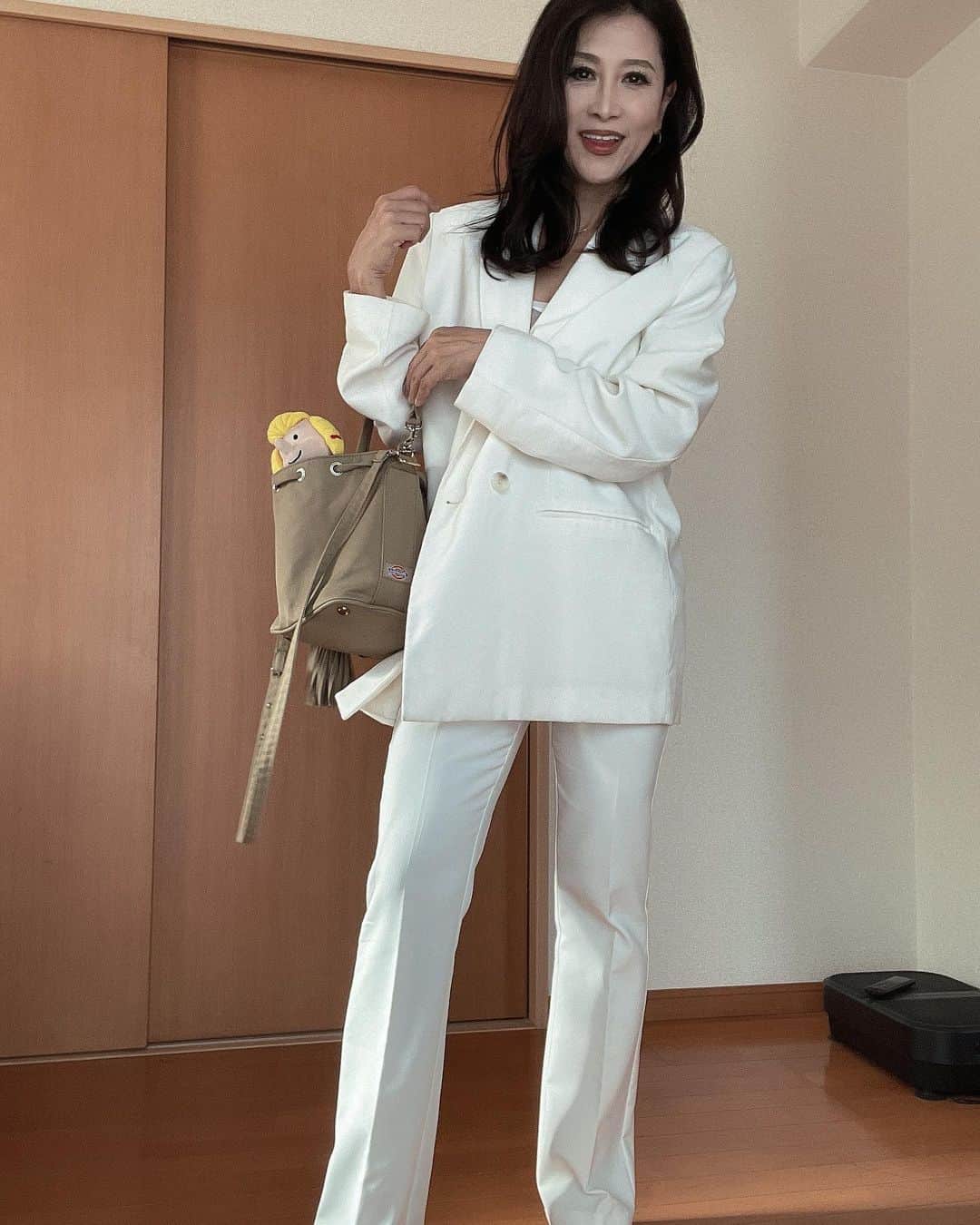 Naoko（なおこ）さんのインスタグラム写真 - (Naoko（なおこ）Instagram)「🐣 🐥 🐣 🐥 着替えが仕事🐰 皆様 良い週末を ...