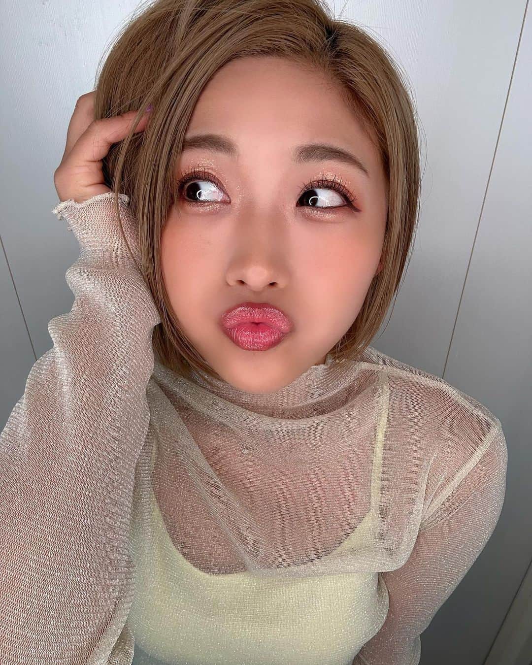 安藤京香さんのインスタグラム写真 - (安藤京香Instagram)「. 何枚目が好きー？シリーズ🤭 最近待ち受けにするって連絡めっちゃくるん ...