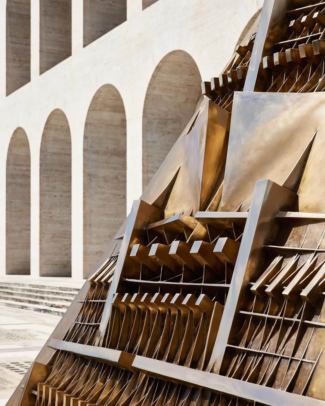 Fendiさんのインスタグラム写真 - (FendiInstagram)「Fendi is proud to host "Arnaldo ...