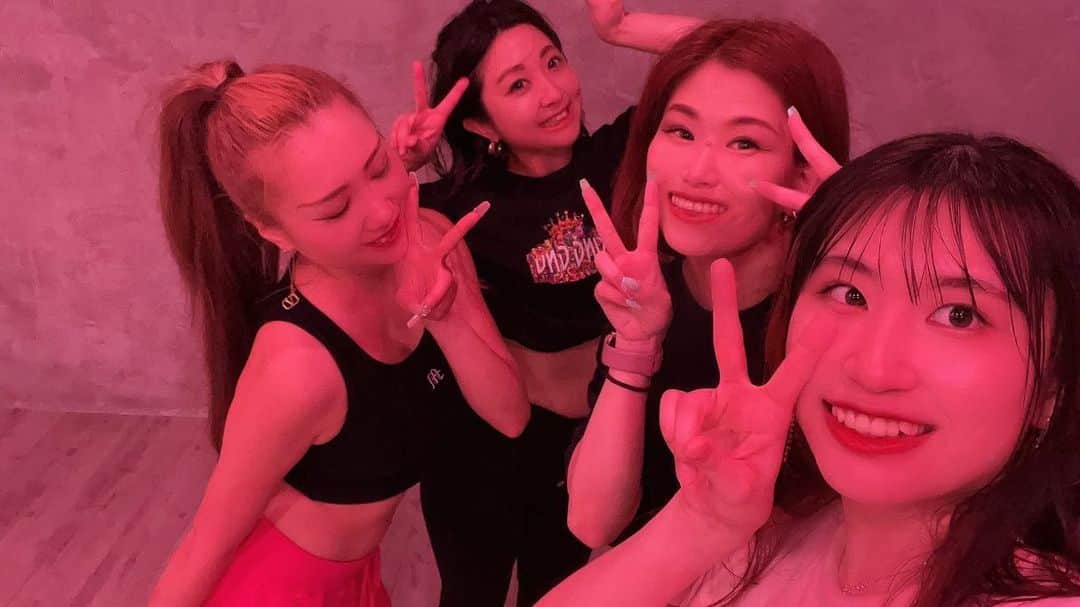 RIIAさんのインスタグラム写真 - (RIIAInstagram)「朝の10時からたくさん踊った日🫶🏻 小さい時から色んな習い事させてもらっ ...