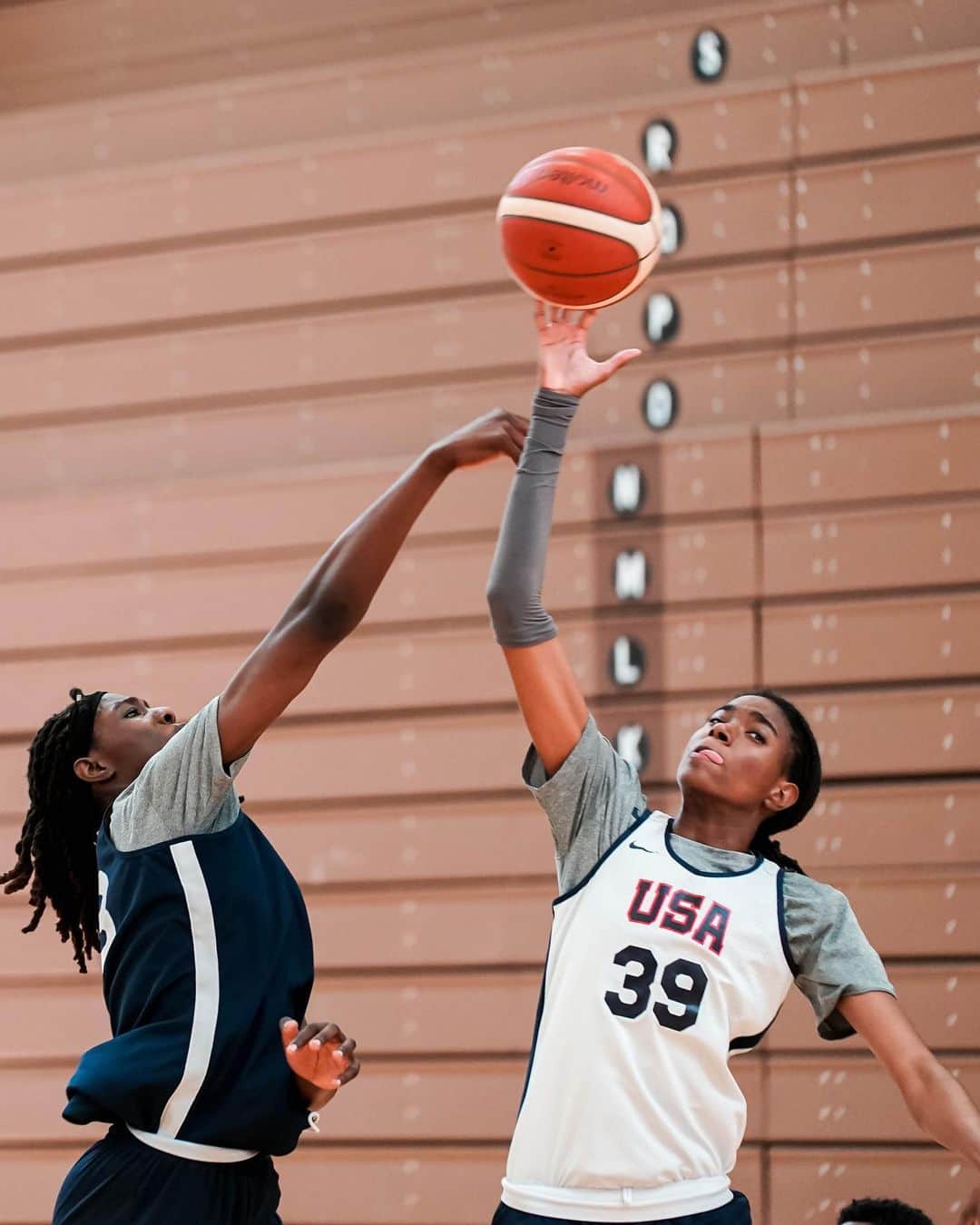 USA Basketballさんのインスタグラム写真 - (USA BasketballInstagram)「Striving for ...