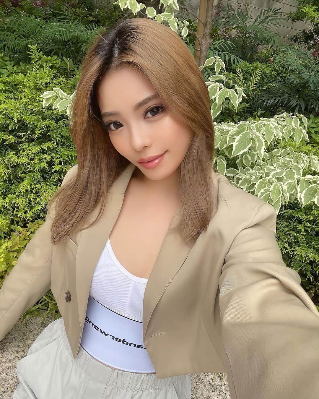 RIONAさんのインスタグラム写真 - (RIONAInstagram)「昨日は寒かったけど、今日は涼しくて過ごしやすい☝️ 髪の毛見納めかな〜🤭 #cyberjapan #サイバージャパン ...