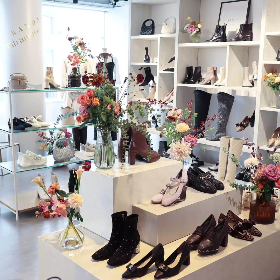 Eri Satoさんのインスタグラム写真 - (Eri SatoInstagram)「【👠RANDA 秋冬展示会👠】 · 展示会シーズンですねー @randa_pic の展示会に お久しぶりの ...