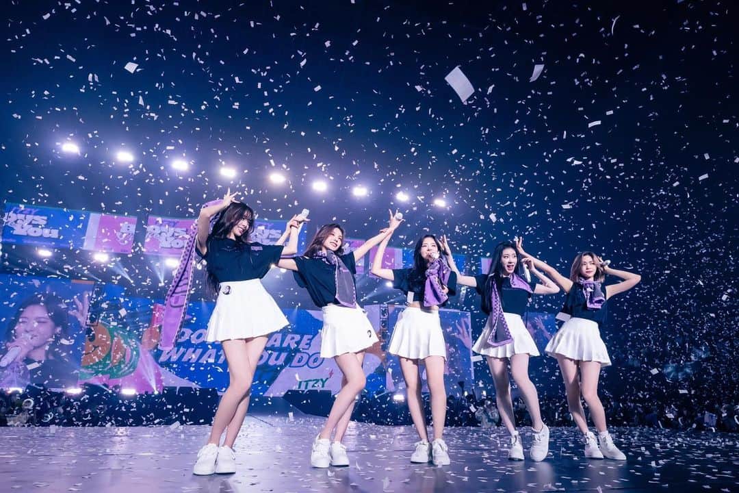 ITZYさんのインスタグラム写真 - (ITZYInstagram)「. ♟ITZY THE 1ST WORLD TOUR in JAPAN LIVE DVD & Blu-ray 📀 📌 ...