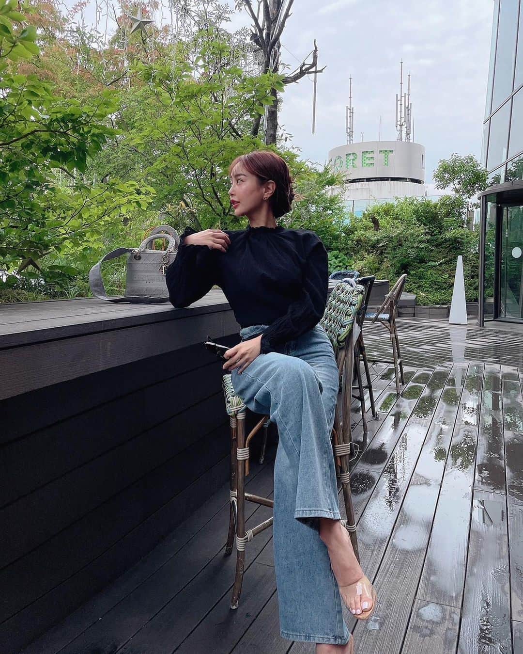 佐野友妃子さんのインスタグラム写真 - (佐野友妃子Instagram)「前後2wayで着れるガーゼシャツ🤍 羽織にもオススメ🪽 @classicalelf_official # ...