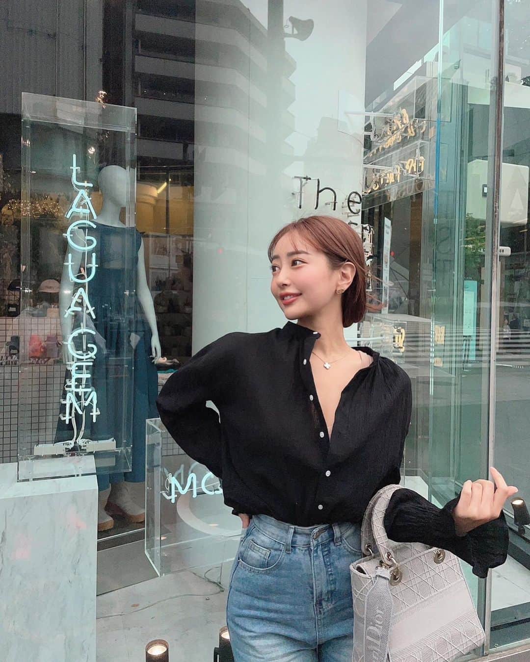 佐野友妃子さんのインスタグラム写真 - (佐野友妃子Instagram)「前後2wayで着れるガーゼシャツ🤍 羽織にもオススメ🪽 @classicalelf_official # ...