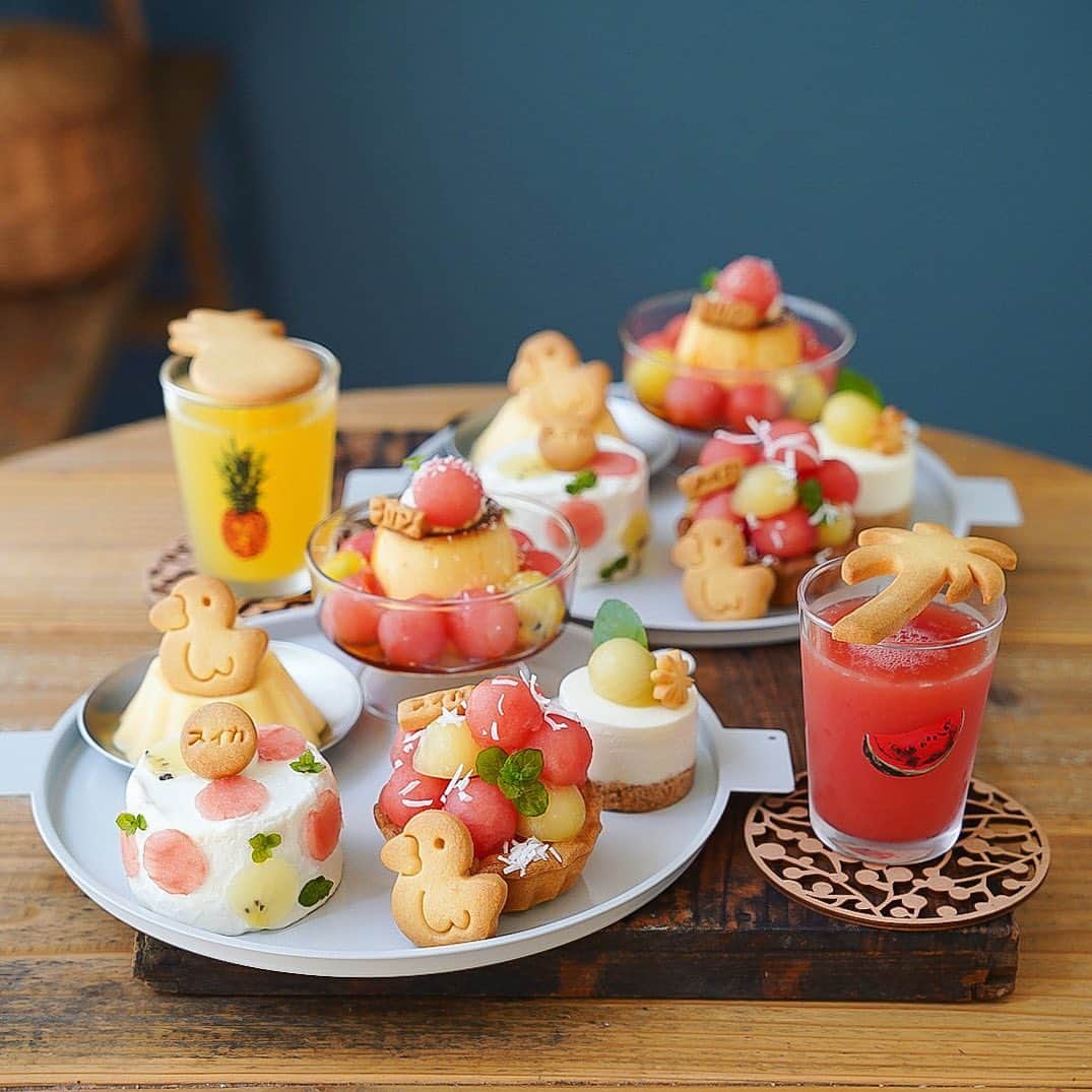 junjunさんのインスタグラム写真 - (junjunInstagram)「🍉 スイカのショートケーキ スイカのココナッツタルト プチレアチーズケーキ スイカボンボンプリンアラモード パイ ...
