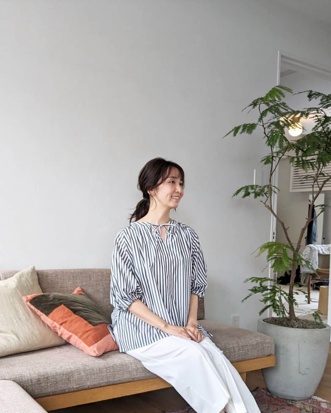 小野恵美さんのインスタグラム写真 - (小野恵美Instagram)「@magazinelee ダイソンのタイアップ撮影のオフショット🌿 ゆる ...