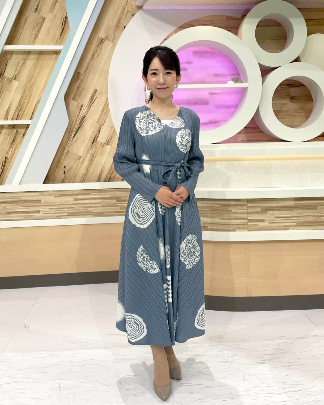 KSBアナウンサーさんのインスタグラム写真 - (KSBアナウンサーInstagram)「👗 「News Park KSB」の衣装です。 衣装もチェックして見てくださいね☺ ୨୧ ...