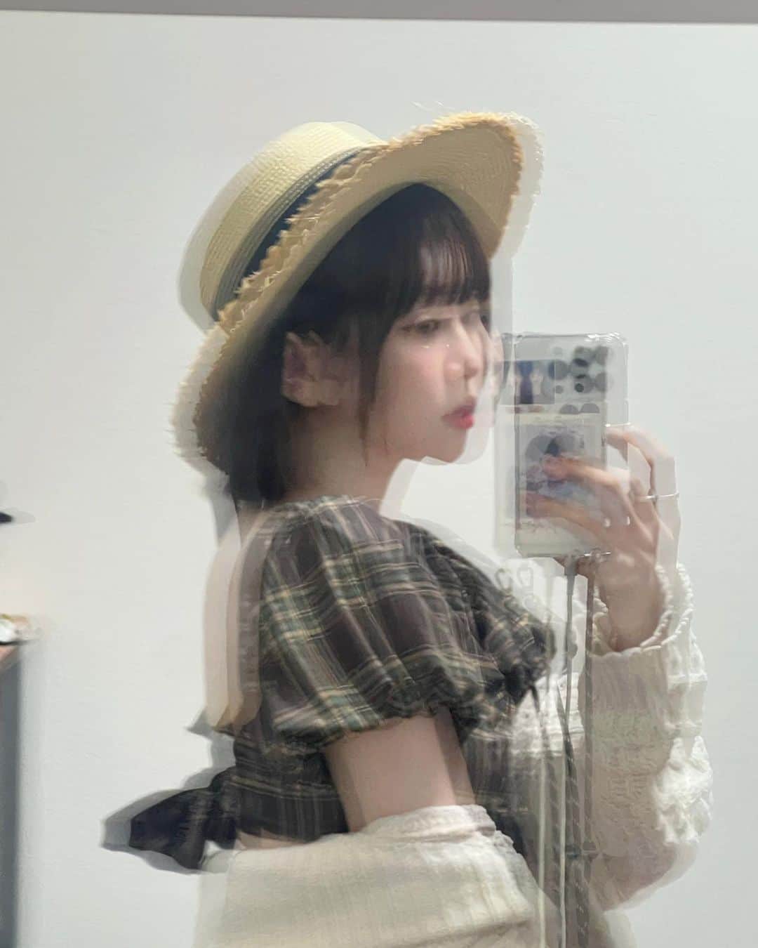 キム・イェリンさんのインスタグラム写真 - (キム・イェリンInstagram)「LARME 057 🍑🐰🤍🩵 遅くなりましたが今月のラルムに載ってます！ 初めての水着での撮影🫢👙 恥ずかし ...