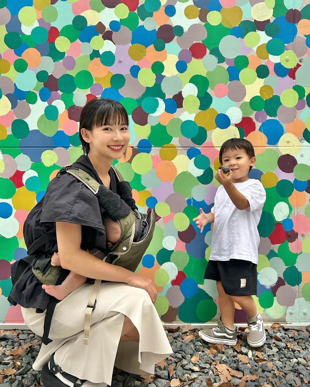 阪本智子さんのインスタグラム写真 阪本智子instagram 「 ︎♡ あおママ2人とも美容室後です😆 あおくんカットしてサッパリしまし
