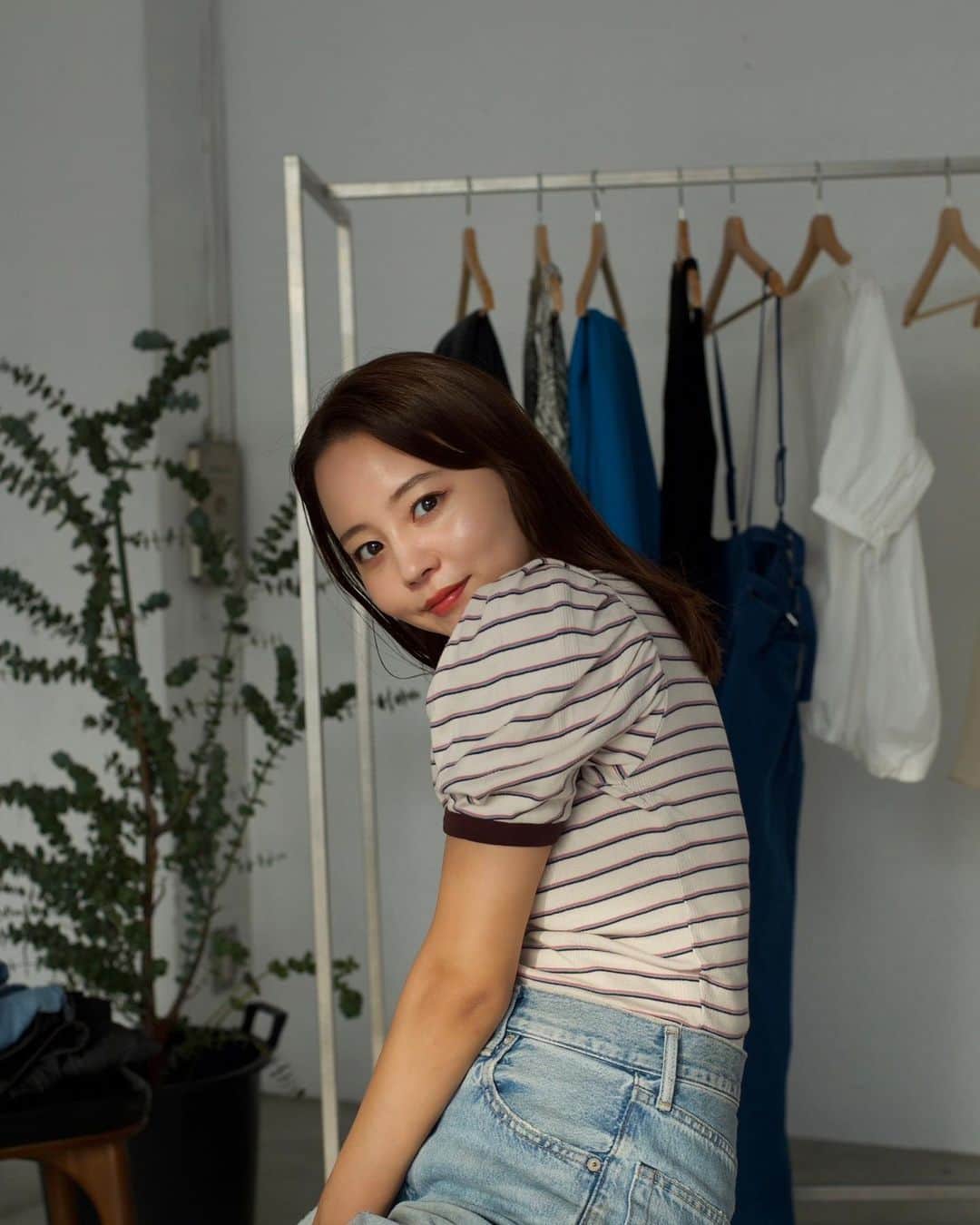 NANAMIさんのインスタグラム写真 - (NANAMIInstagram)「西陽がいい感じだったので 写真を撮ってくれたきむちゃん(マネージャー) え！？写真超上手じゃない🥹🫶🏻！？（笑 ...