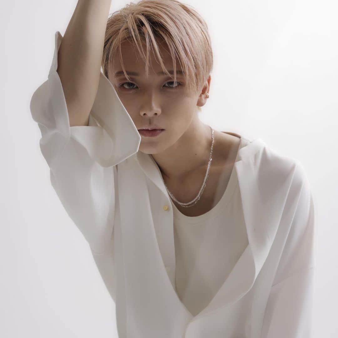 高尾颯斗さんのインスタグラム写真 - (高尾颯斗Instagram)「. JUNON8月号 「ONE N' ONLY / 唯一無二な美しさ」 カッコよく撮影してもらいました 是非チェックしてね ...