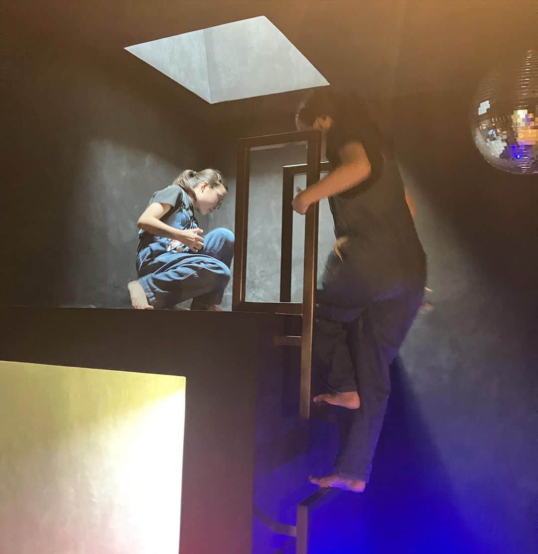 りんか & あんな（ツインガールズ）さんのインスタグラム写真 - (りんか & あんな（ツインガールズ）Instagram)「@abrasushouse アブラサスハウス☺︎ アブラサスホテル ...