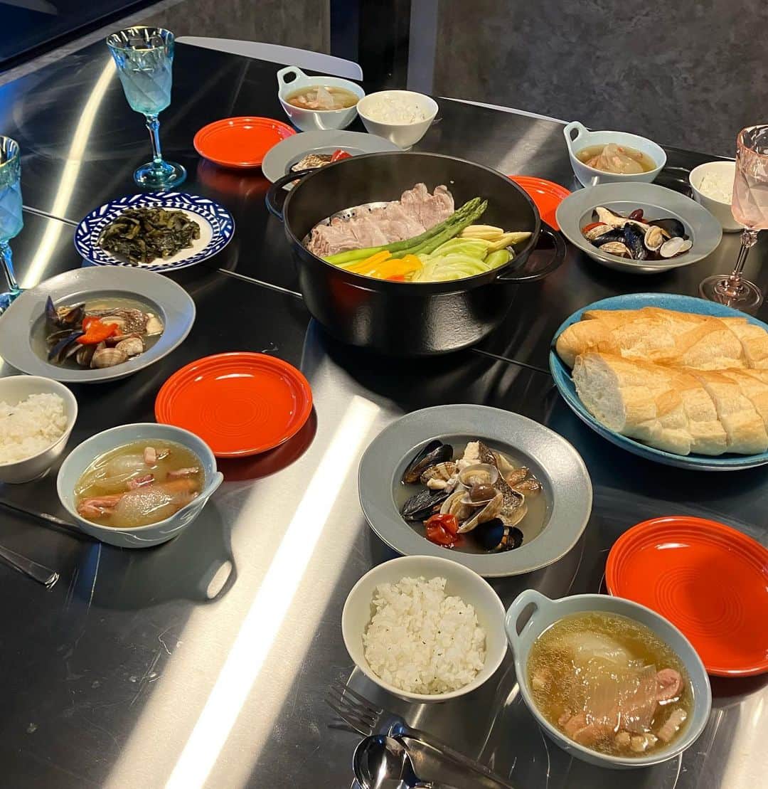 りんか & あんな（ツインガールズ）さんのインスタグラム写真 - (りんか & あんな（ツインガールズ）Instagram)「@abrasushouse アブラサスハウス☺︎ アブラサスホテル ...