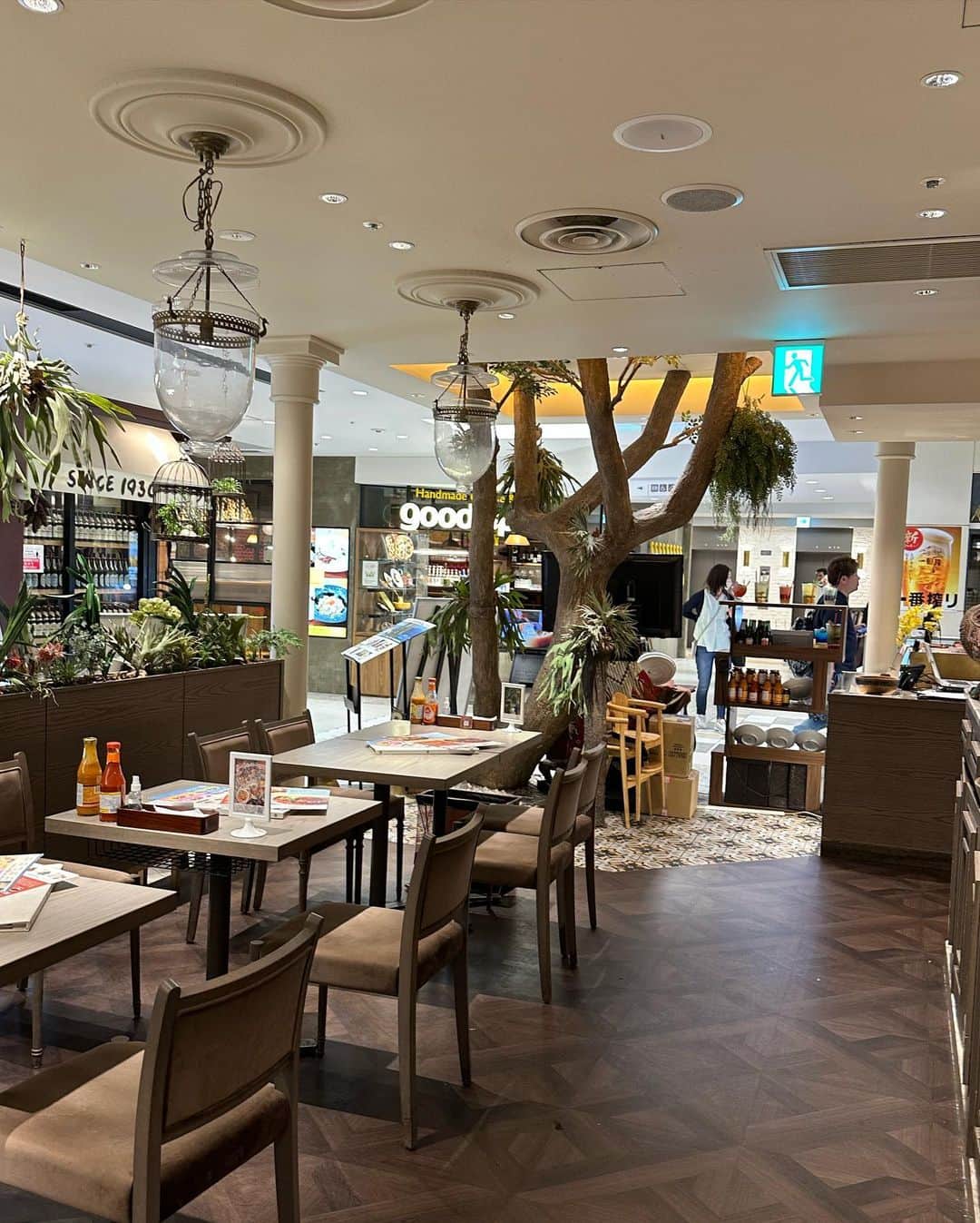 イトウジュン（タイ料理研究家）さんのインスタグラム写真 - (イトウジュン（タイ料理研究家）Instagram)「映えるアジアンレストラン🇮🇩 ...