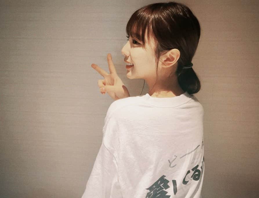 与田祐希さんのインスタグラム写真 - (与田祐希Instagram)「ミーグリとサイン会 ありがとうございました〜☺︎ 満を持して23歳の生誕Tシャツを着ました🎏」6月4日 23時09分 ...