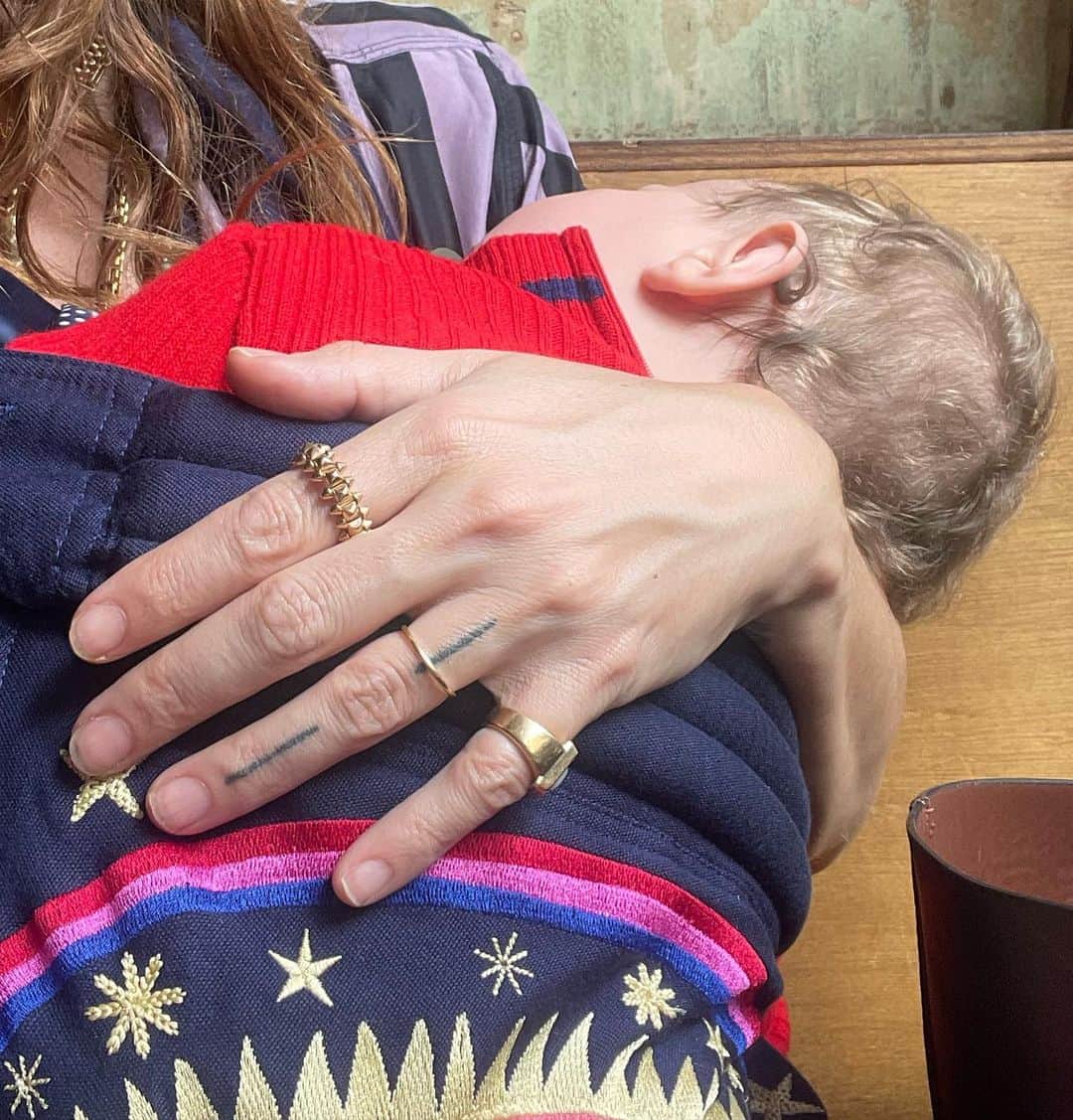 ルー・ドワイヨンさんのインスタグラム写真 - (ルー・ドワイヨンInstagram)「Fête des mères 🌹 “Love set ...