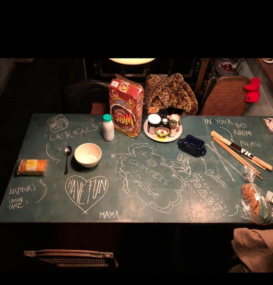 ルー・ドワイヨンさんのインスタグラム写真 - (ルー・ドワイヨンInstagram)「Fête des mères 🌹 “Love set ...