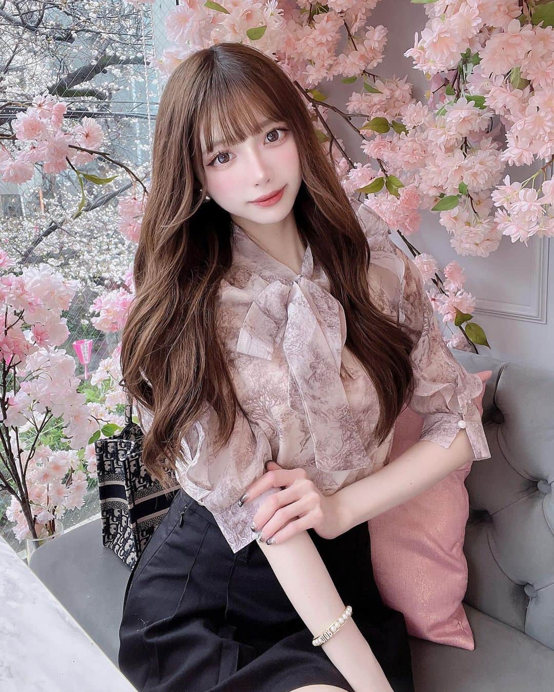 あやちゃんさんのインスタグラム写真 - (あやちゃんInstagram)「🌸🎀💕💓💗 このトップスちょーかわいの‪‪ ︎ 丈感が良くてヘビロテ ...