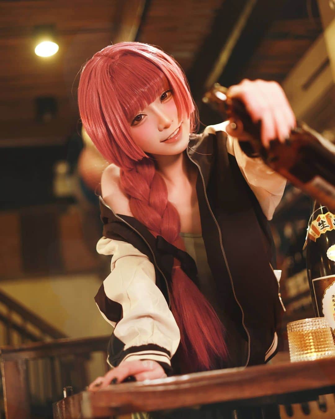 綺太郎さんのインスタグラム写真 - (綺太郎Instagram)「“お酒を飲みますか？” coser:@Kitaro_绮太郎 摄影：@清风无忌 ...