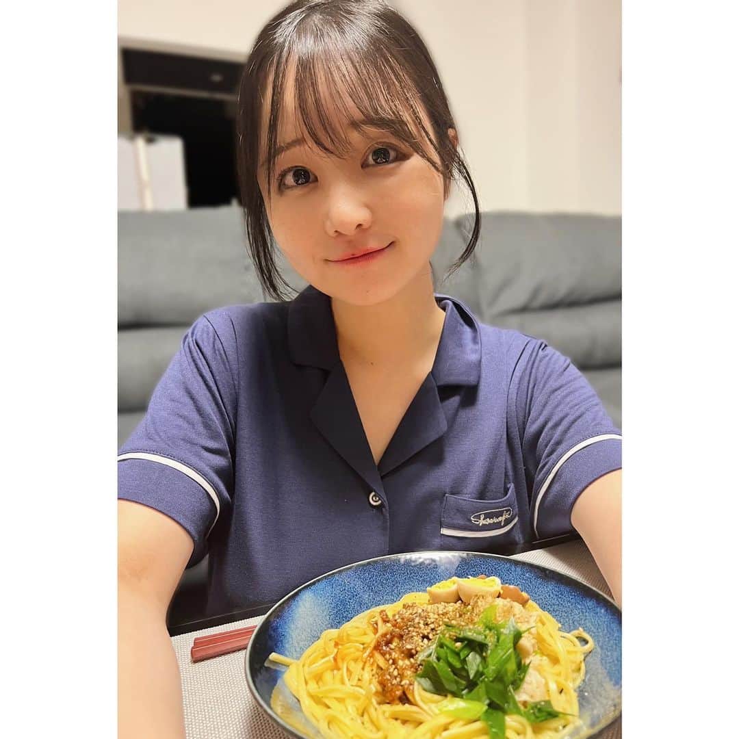 茜さやさんのインスタグラム写真 - (茜さやInstagram)「地元のお友達がくれた ぶち旨汁なし坦々麺🍜 疲れた日ぱぱっと作れて ...