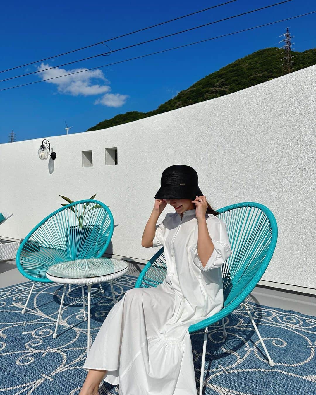 Akaneさんのインスタグラム写真 - (AkaneInstagram)「. @st.rooney さんとのコラボワンピ🤍 ヴィラの雰囲気に ...