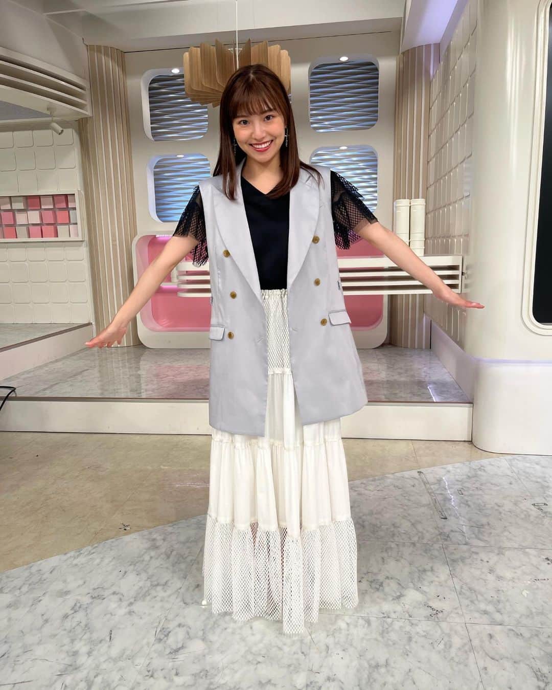 後藤楽々さんのインスタグラム写真 - (後藤楽々Instagram)「Oha!4の衣装たちをどーん！ 今週も最高の1週間にしましょう！！ きっと、なります☺️🧡 ️ 衣装🧡 @middla ...