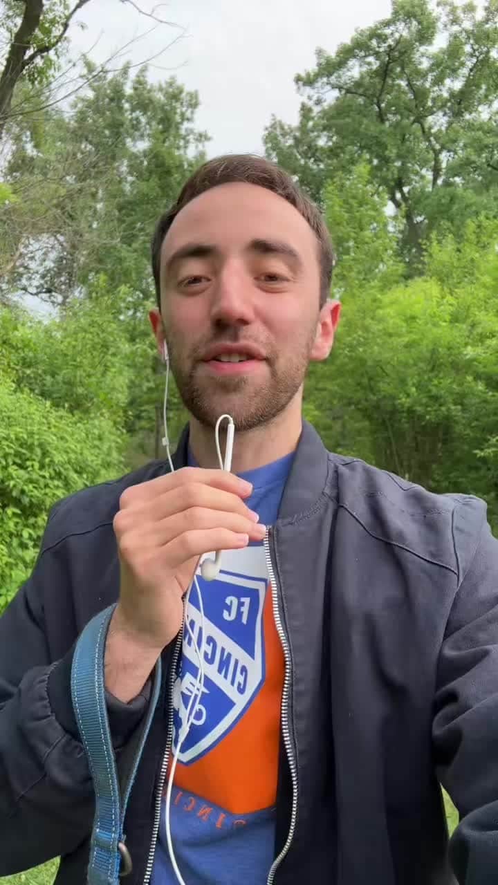 Jacob Simonさんのインスタグラム動画 - (Jacob SimonInstagram)「Apollo wanted to help ...