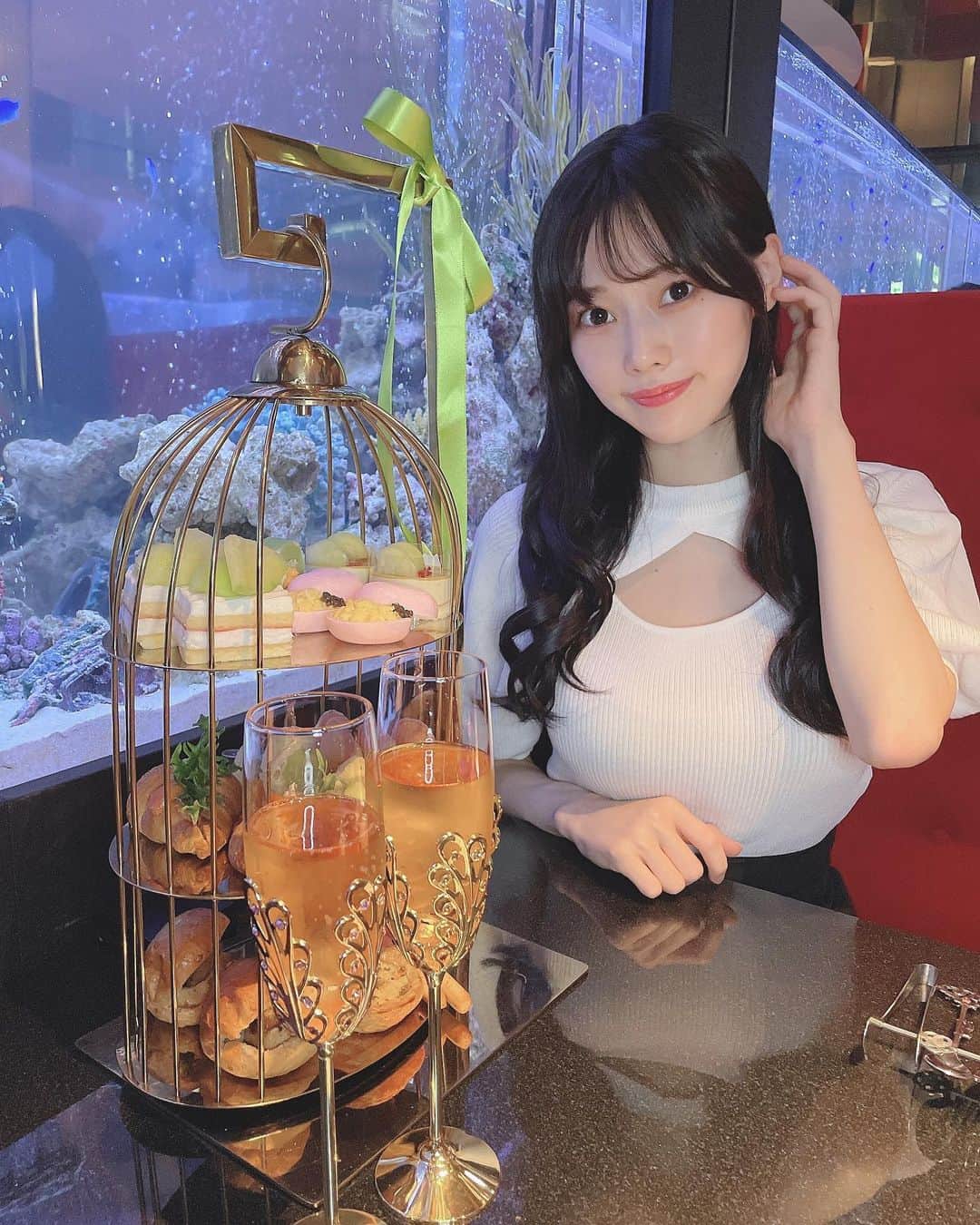 桃里れあさんのインスタグラム写真 - (桃里れあInstagram)「新宿にあるアクアリウムダイニング @aquarium_jemare で ...