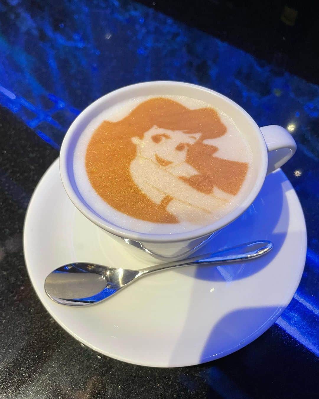 桃里れあさんのインスタグラム写真 - (桃里れあInstagram)「新宿にあるアクアリウムダイニング @aquarium_jemare で ...