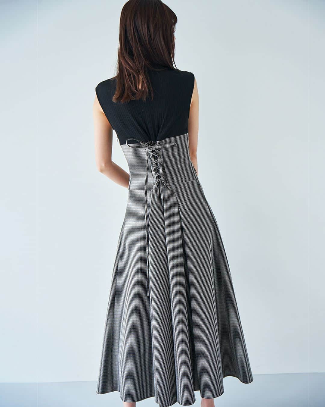 dazzlinさんのインスタグラム写真 - (dazzlinInstagram)「_____ New #ダズリンマイナス5キロ シリーズ 少しフレンチスリーブデザインになっているので、 肩幅画 ...