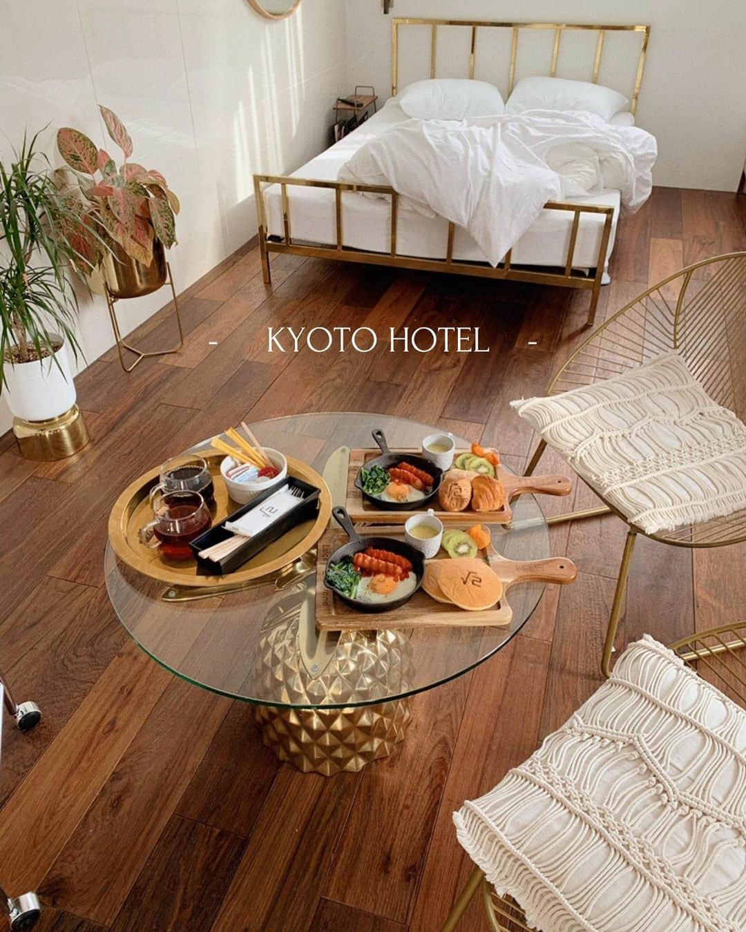 MEGさんのインスタグラム写真 - (MEGInstagram)「フォトブック作れそうなぐらい泊まってるホテル。🧡 京都・東寺前にある【THE ROOT2 HOTEL】 全部屋違うデザインの ...