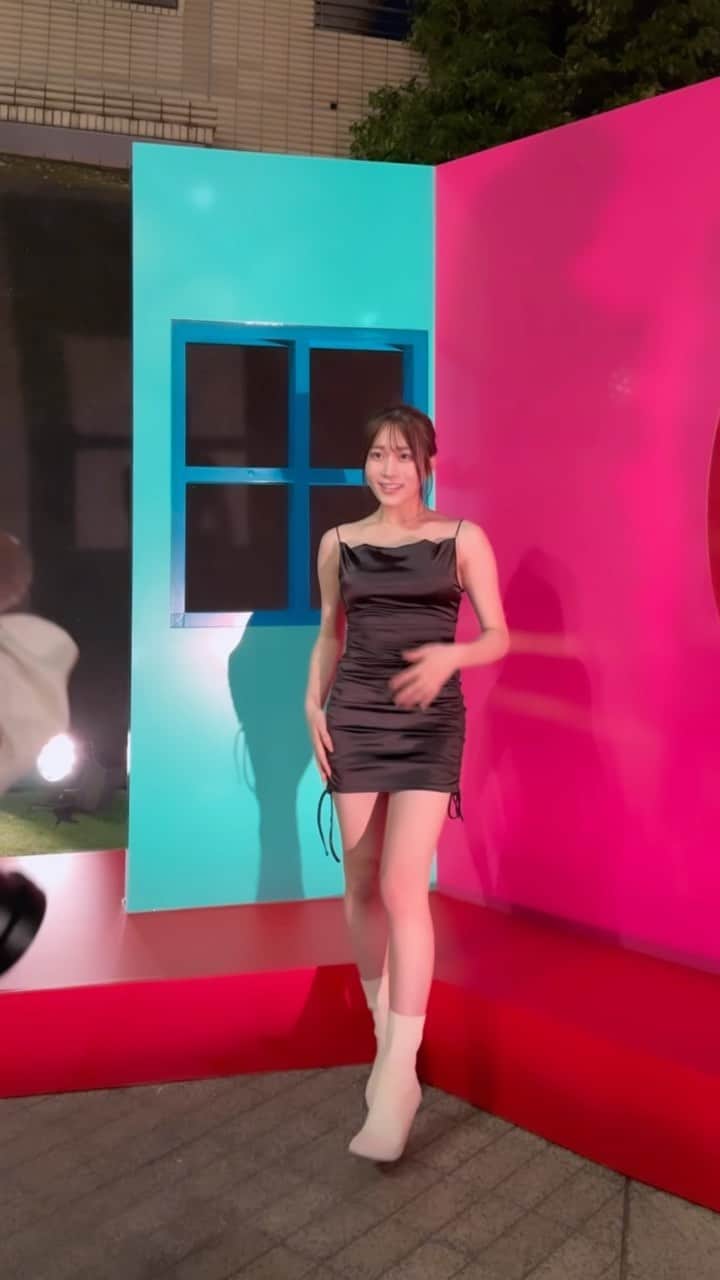 ぷうたんさんのインスタグラム動画 - (ぷうたんInstagram)「幸せな日でした🎞‪‪ 光にあたると絶妙にキラキラする キャミワンピとても ...