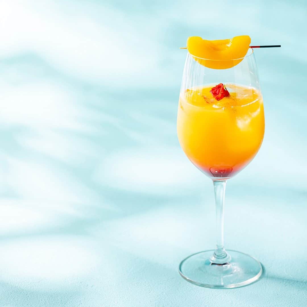 ヒルトン東京さんのインスタグラム写真 - (ヒルトン東京Instagram)「【サマーカクテル 】ZATTA Bar & Lounge ヒルトン東京2階 バー＆ラウンジZATTAではサマー ...