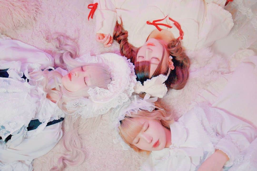 ツグミ＝ノアさんのインスタグラム写真 - (ツグミ＝ノアInstagram)「AVAM / 今日、依存して。 Music video 公式YouTubeにて公開中です 見てネ🖤😈」6月9日 ...