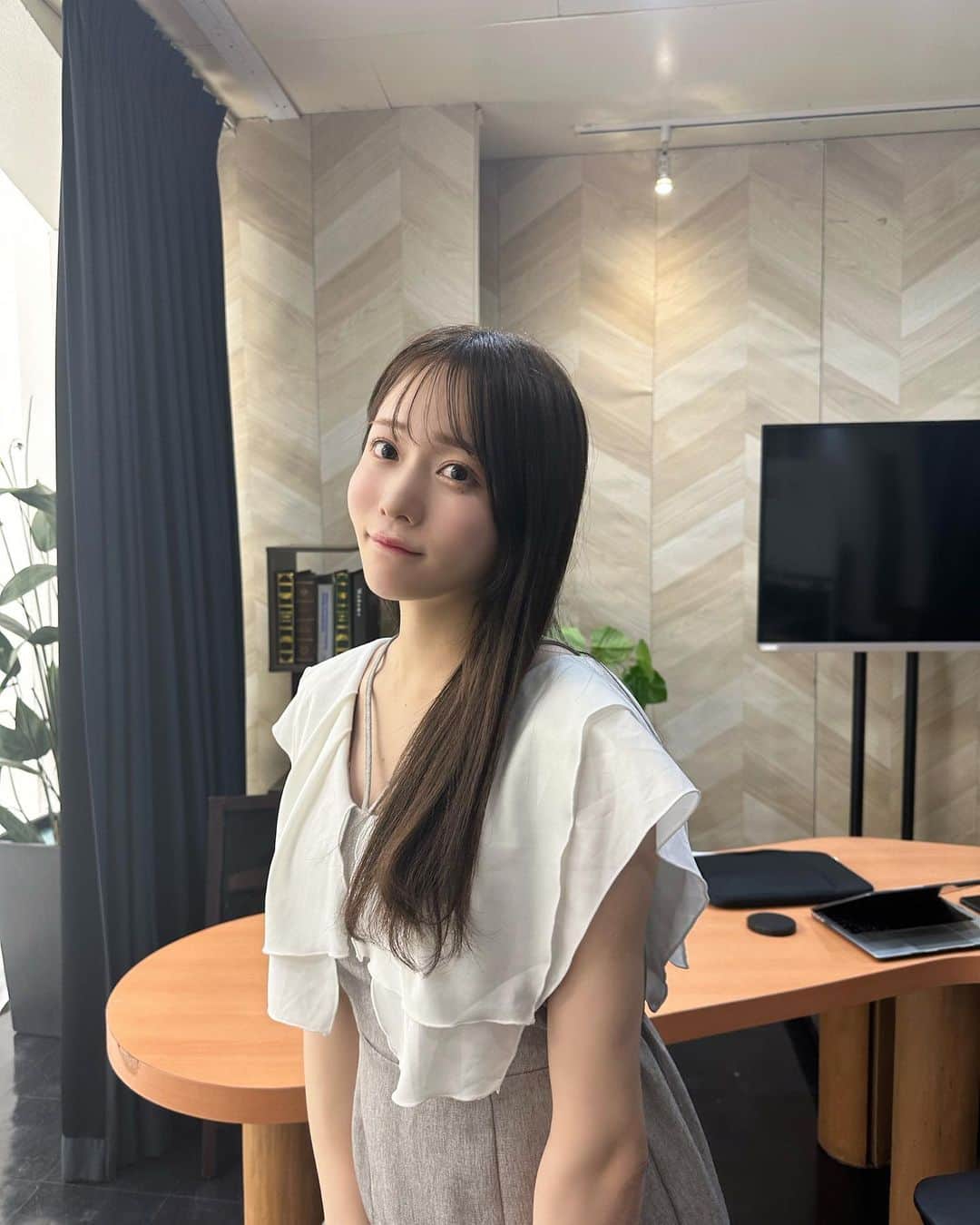 ぷうたんさんのインスタグラム写真 - (ぷうたんInstagram)「情報番組みたいなセット🎙📺笑」6月10日 22時39分 - puutan_318