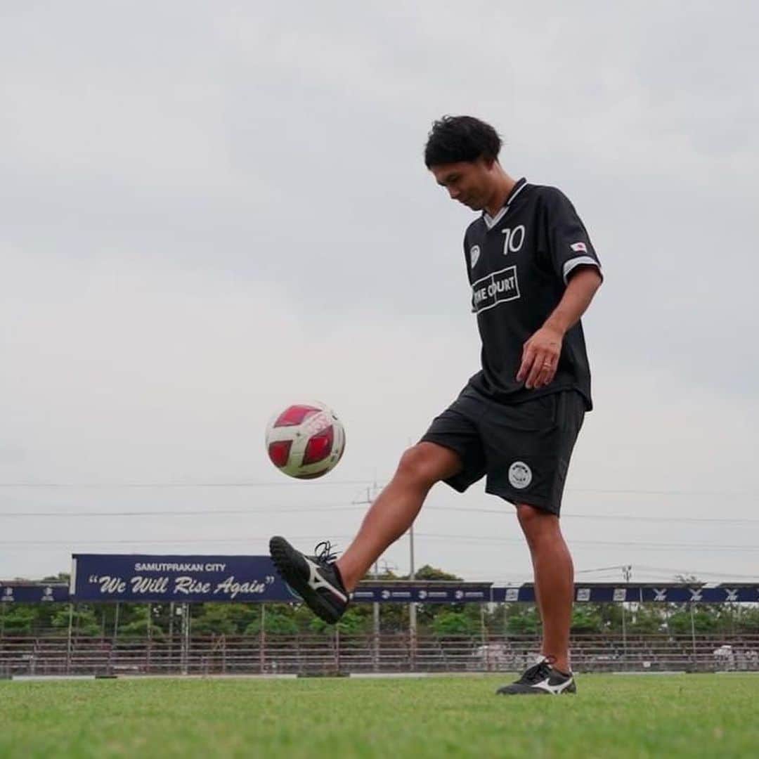 下地奨さんのインスタグラム写真 - (下地奨Instagram)「ฟูจิเซ็นเซจะพาไปรู้จักนักฟุตบอลญี่ปุ่น ...