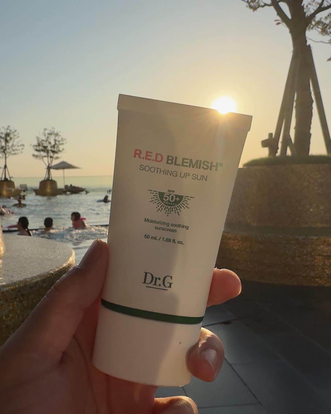 JunJunさんのインスタグラム写真 - (JunJunInstagram)「. 顔だけは絶対焼きたくない😎☀️🌇 7月1日 皆さんに嬉しいお知らせができそうです㊙️🤭💚 匂わせておきまーす☺ ...