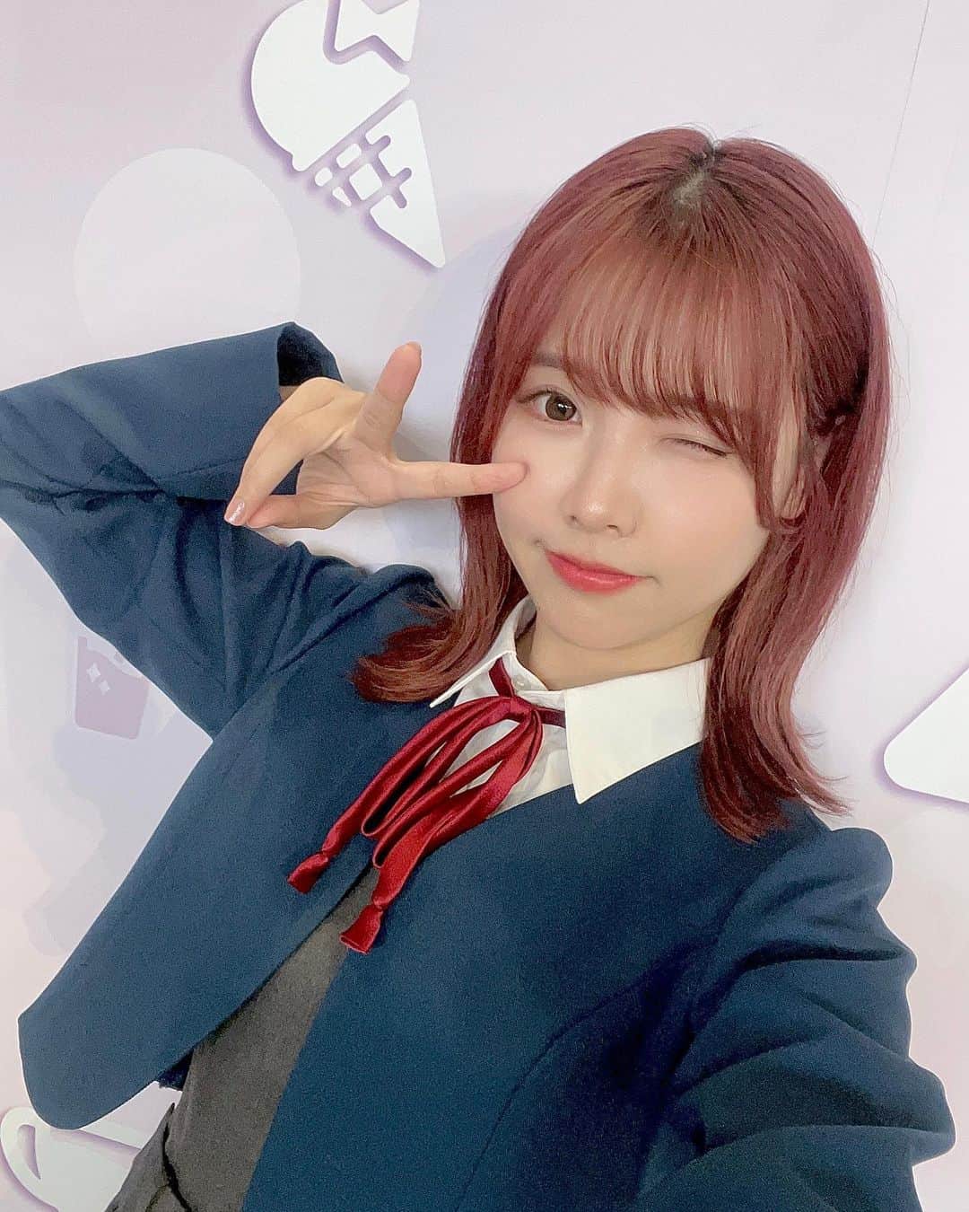 Liyuu（リーユウ）さんのインスタグラム写真 - (Liyuu（リーユウ）Instagram)「Liella!生放送 ありがとうございました！ 髪色赤くなってから初の制服w レアバージョンで ...