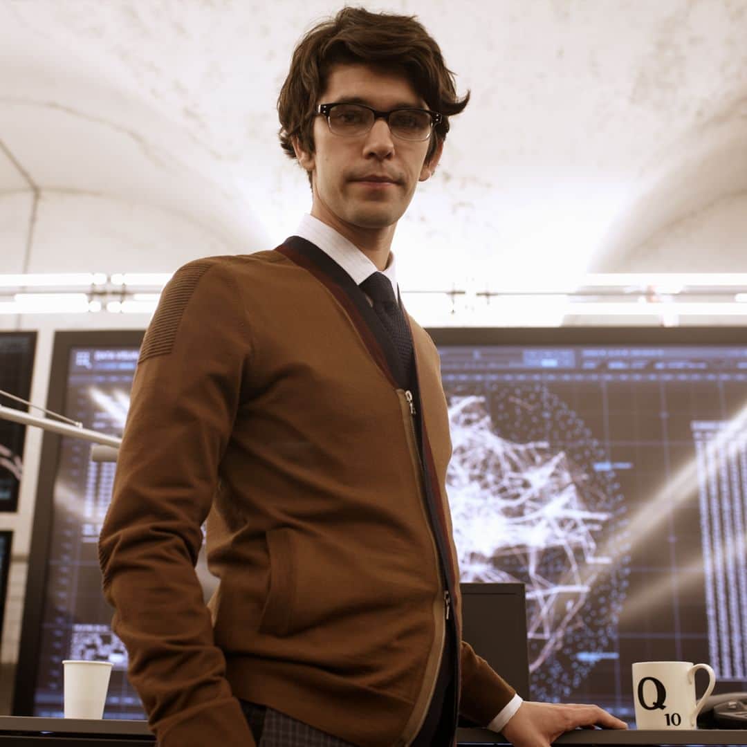 James Bond 007さんのインスタグラム写真 - (James Bond 007Instagram)「Looking good Q.」6月12日 18時01分 - 007