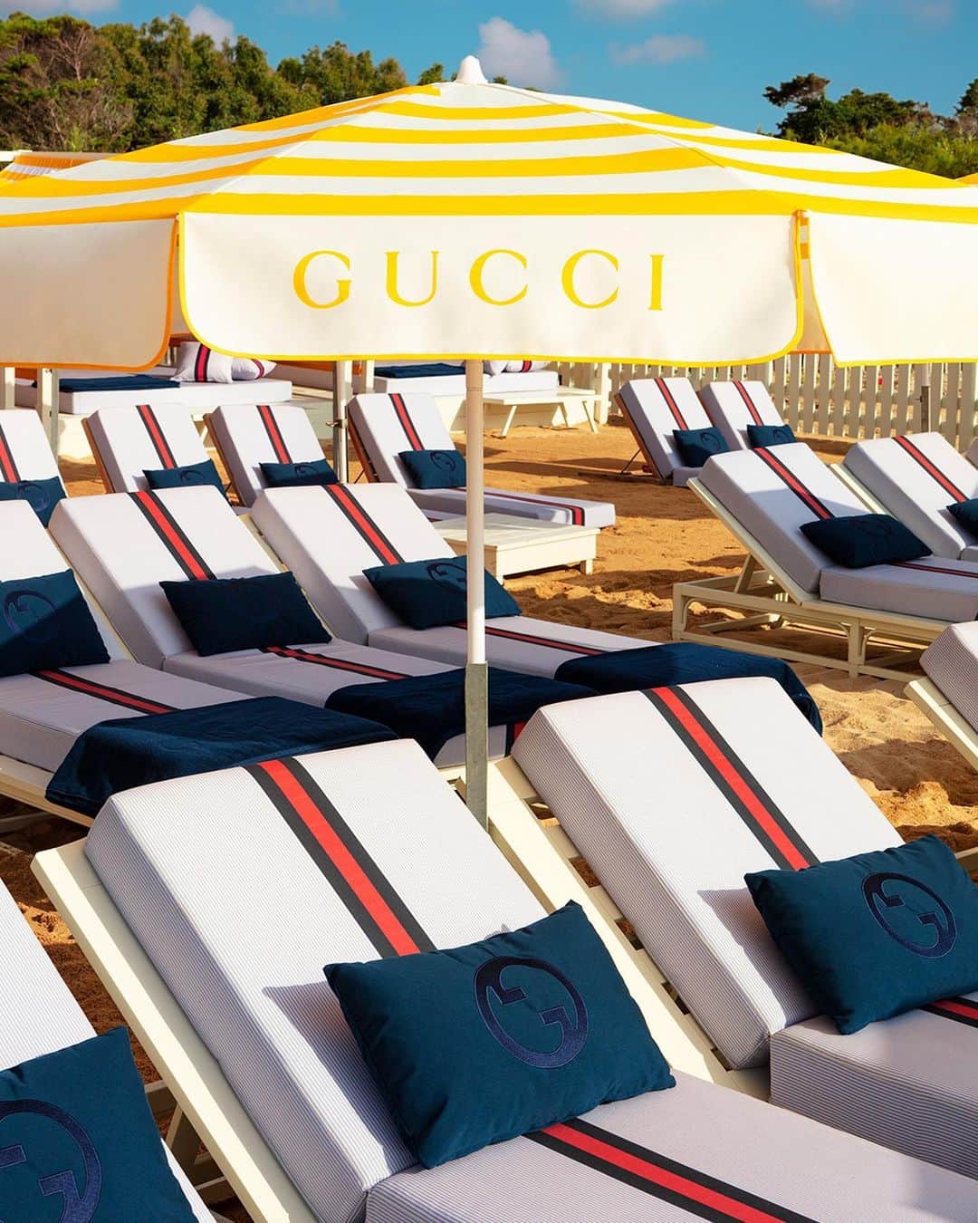 グッチさんのインスタグラム写真 - (グッチInstagram)「Gucci Summer Stories arrive at Loulou ...