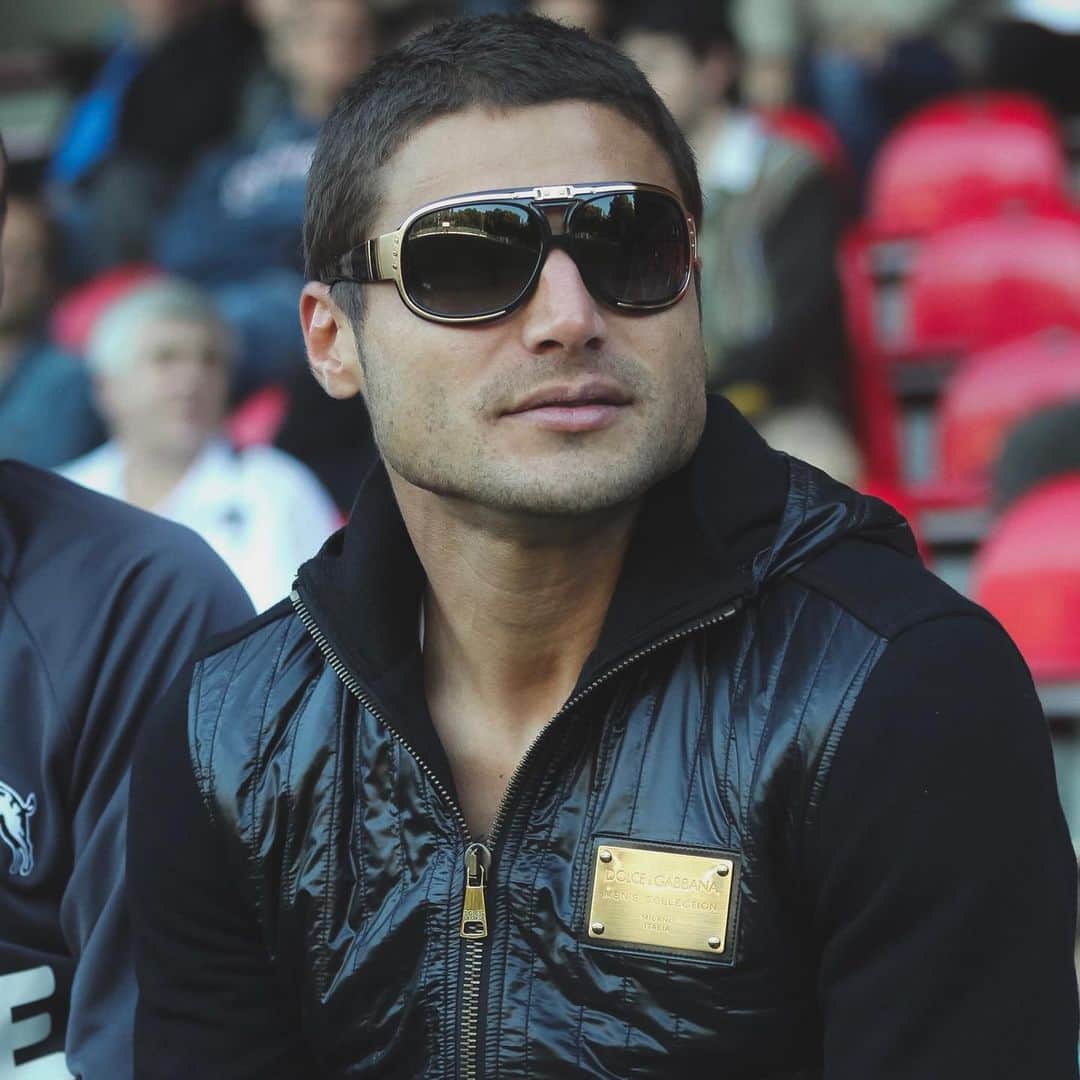 1.FCケルンさんのインスタグラム写真 - (1.FCケルンInstagram)「Die Apple Vision Pro schon 2007 getragen: Roda Antar 😎 ...