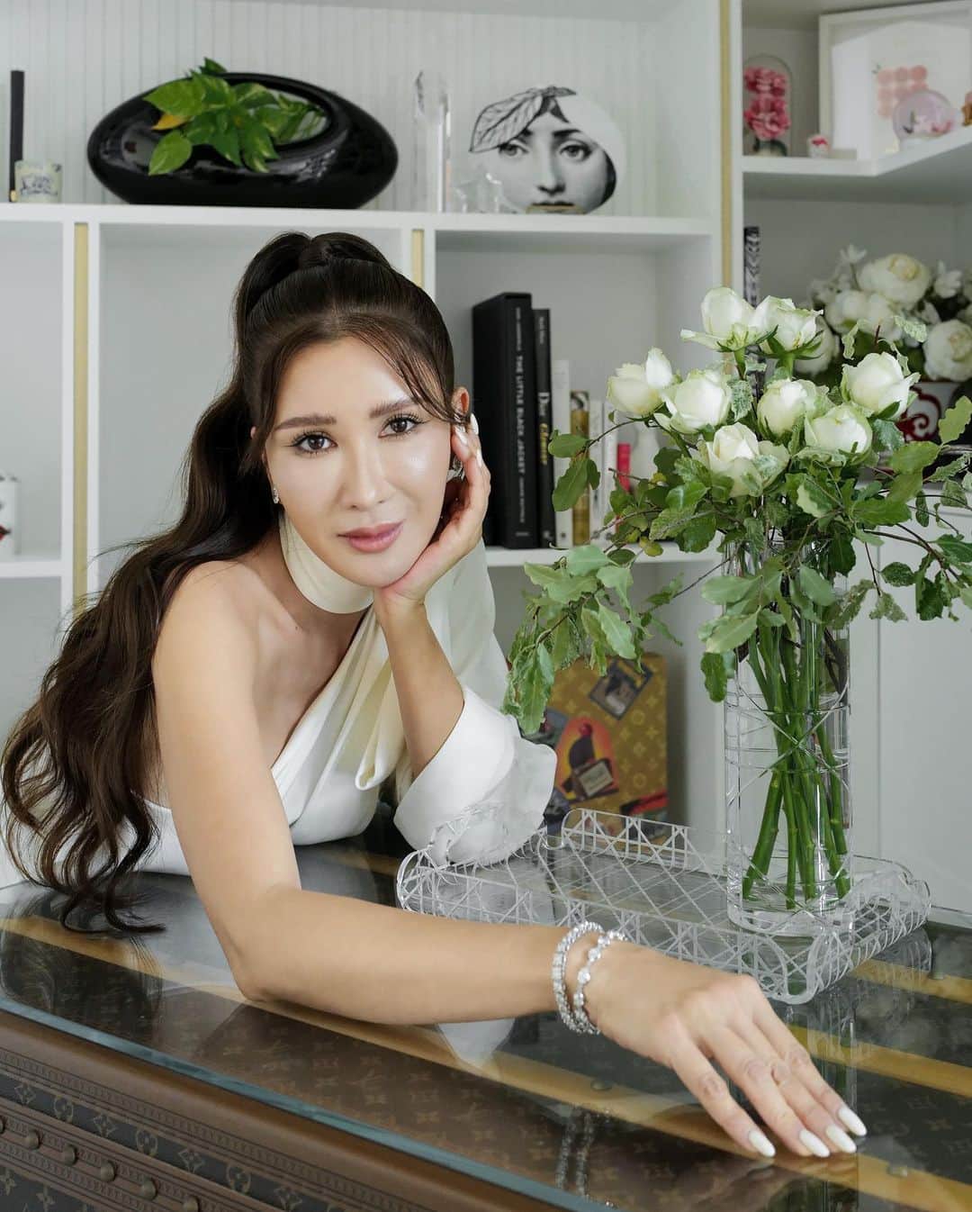 ジェイミー・チュアさんのインスタグラム写真 - (ジェイミー・チュアInstagram)「 Glow with the flow.」6月14日 ...