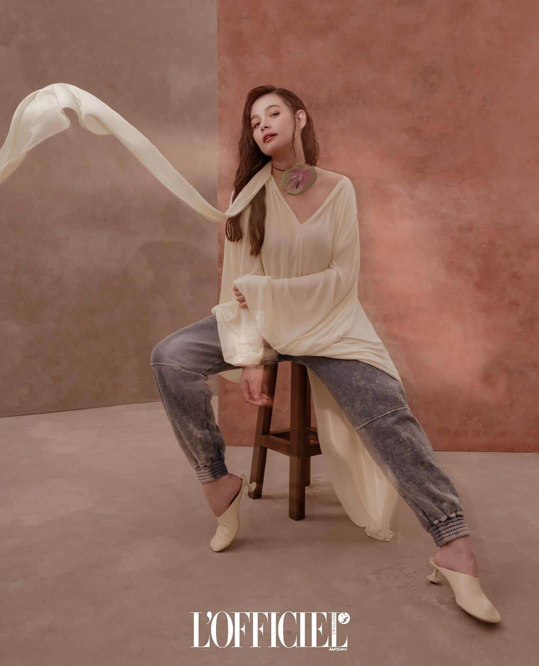 ベア・アロンゾさんのインスタグラム写真 - (ベア・アロンゾInstagram)「I’m on the cover of this month ...