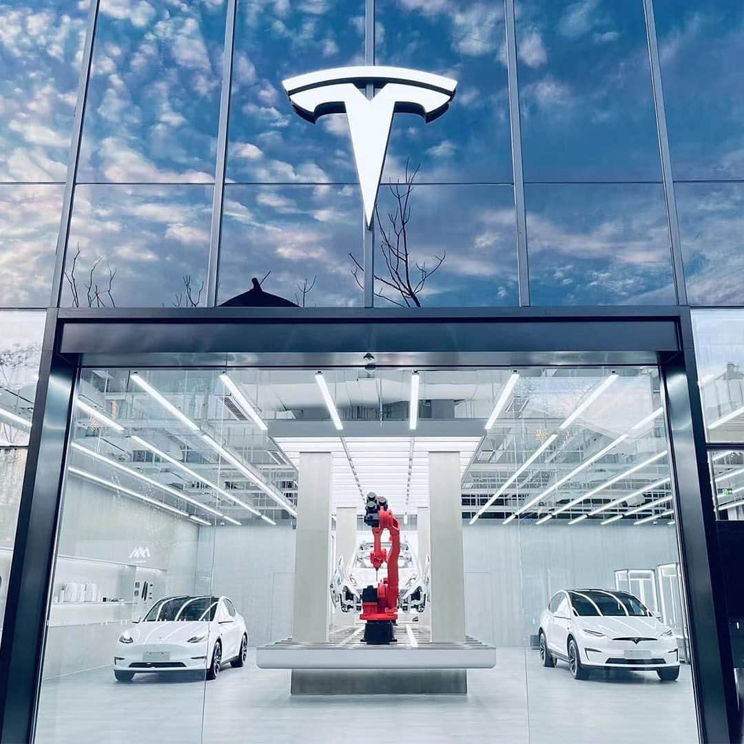 HYPEBEASTさんのインスタグラム写真 - (HYPEBEASTInstagram)「@hypedrive: @teslamotors ...