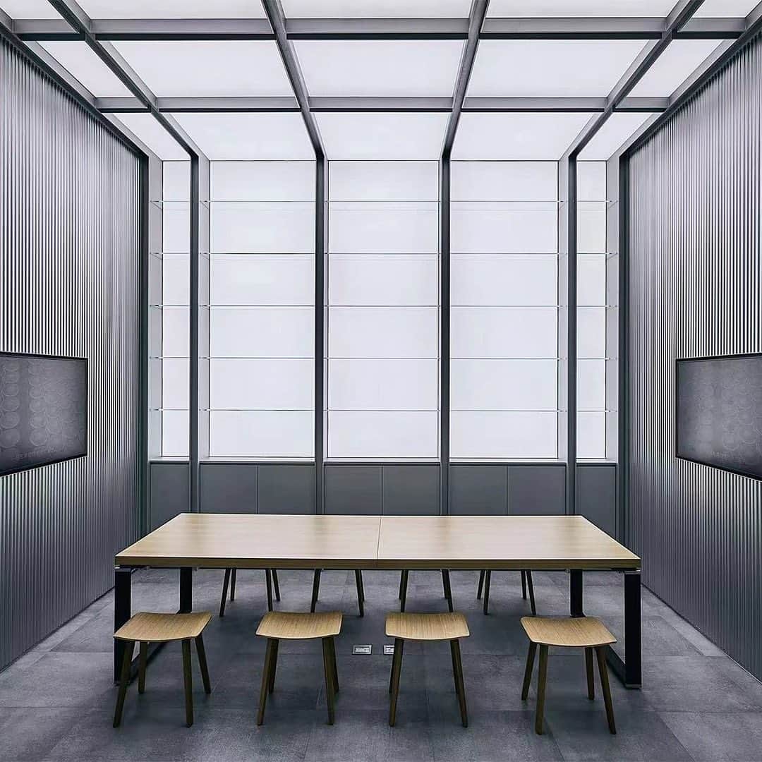 HYPEBEASTさんのインスタグラム写真 - (HYPEBEASTInstagram)「@hypedrive: @teslamotors ...